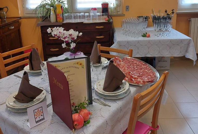 Il Vescovo di Piacenza Cevalotto inaugura la trattoria "I pé sutt al ...